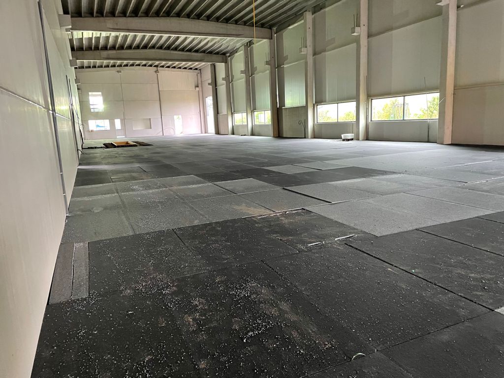 NL | Isolatie vloeren geplaatst AMT Group Breda